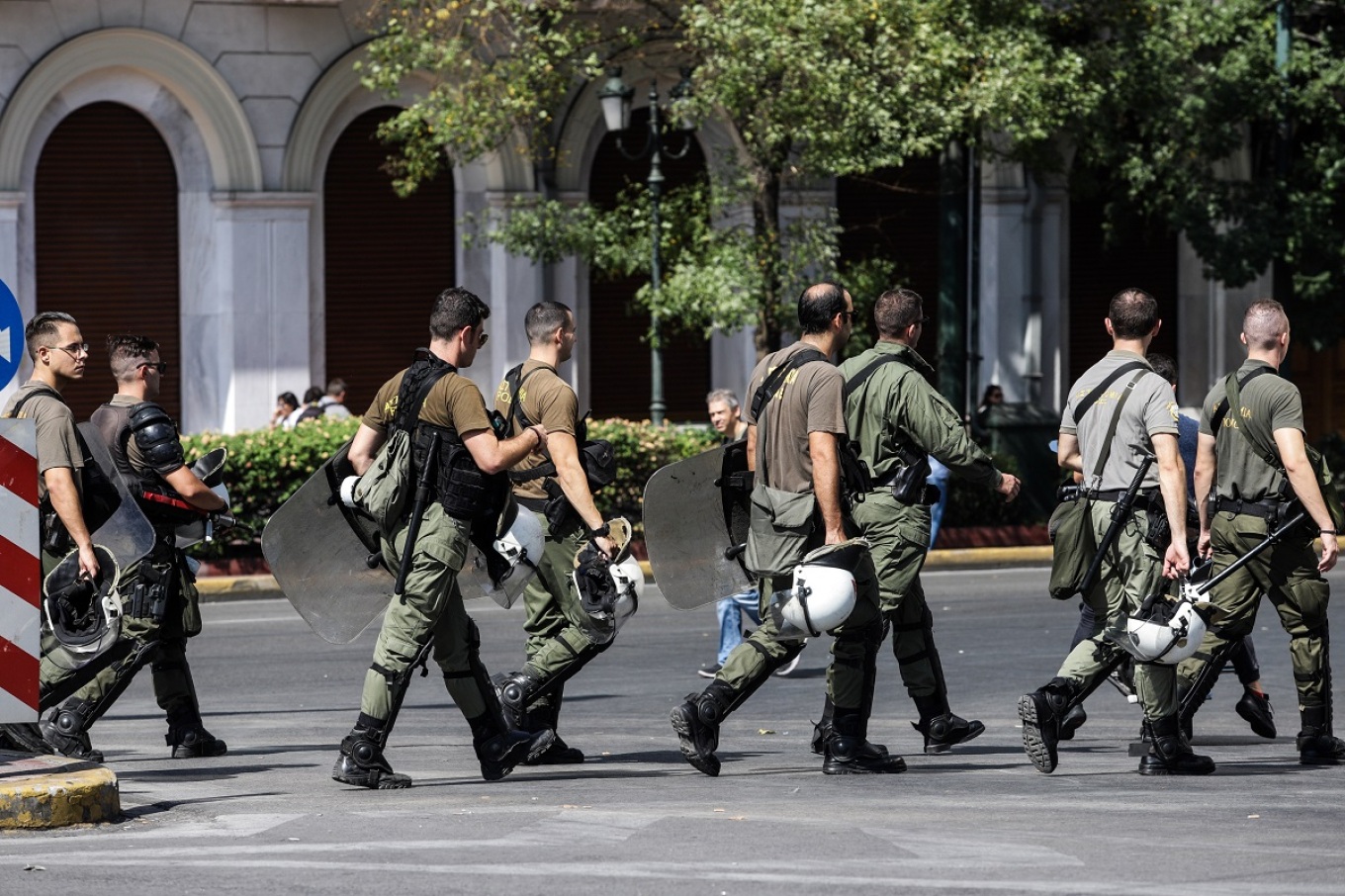 ذكرى جريجوروبولو: ٤٠٠٠ ضابط شرطة و طائرة هليكوبتر تابعة للقوات المسلحة ...